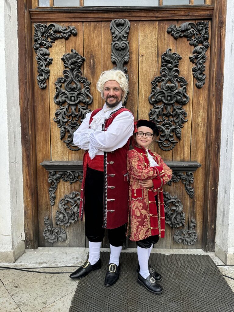 Barokkstiilis härrad | Kostüümilaenutus Must Luik